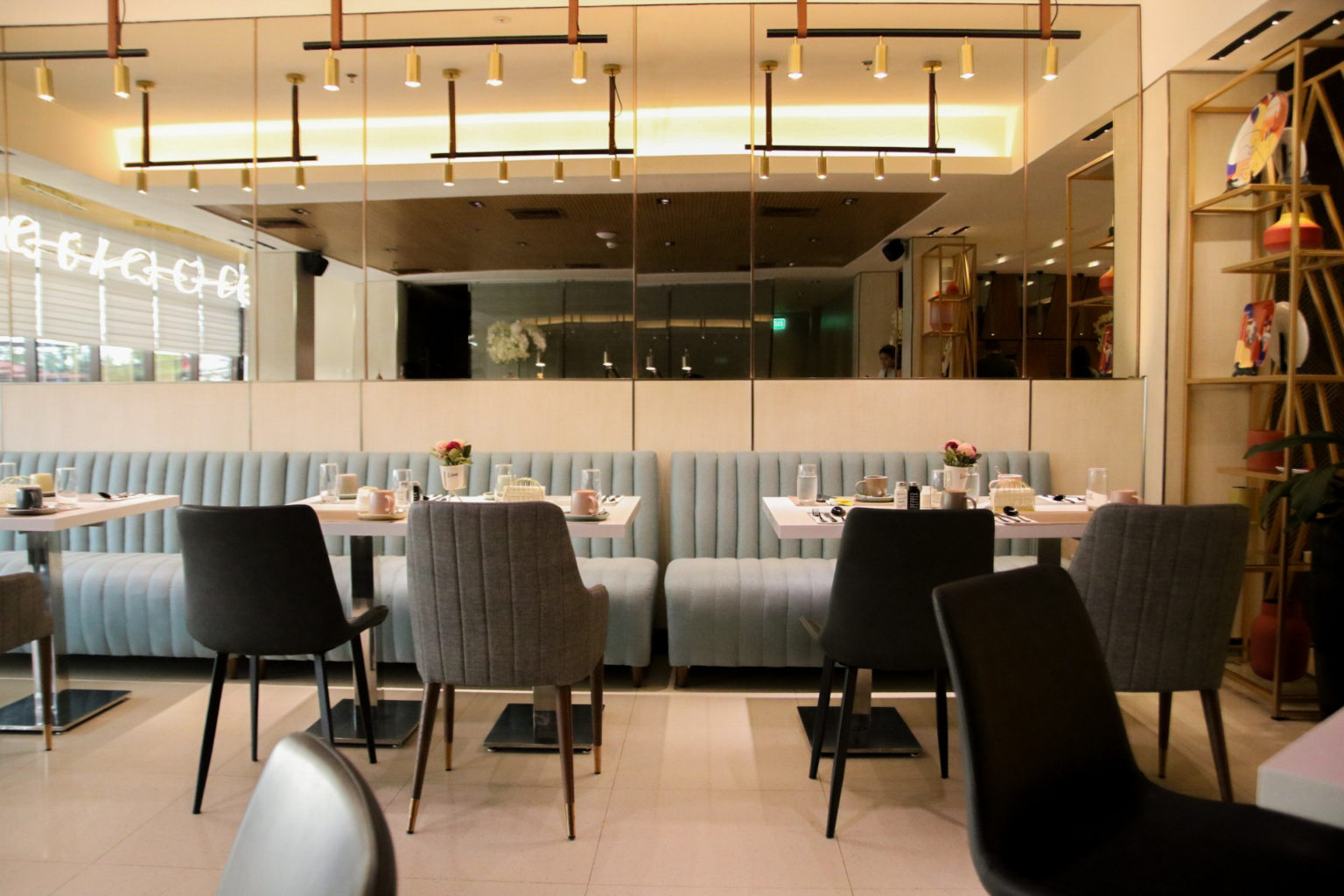 OUTDOOR RESTOS AND CAFES IN NAGA & NEARBY LITTON HOTEL